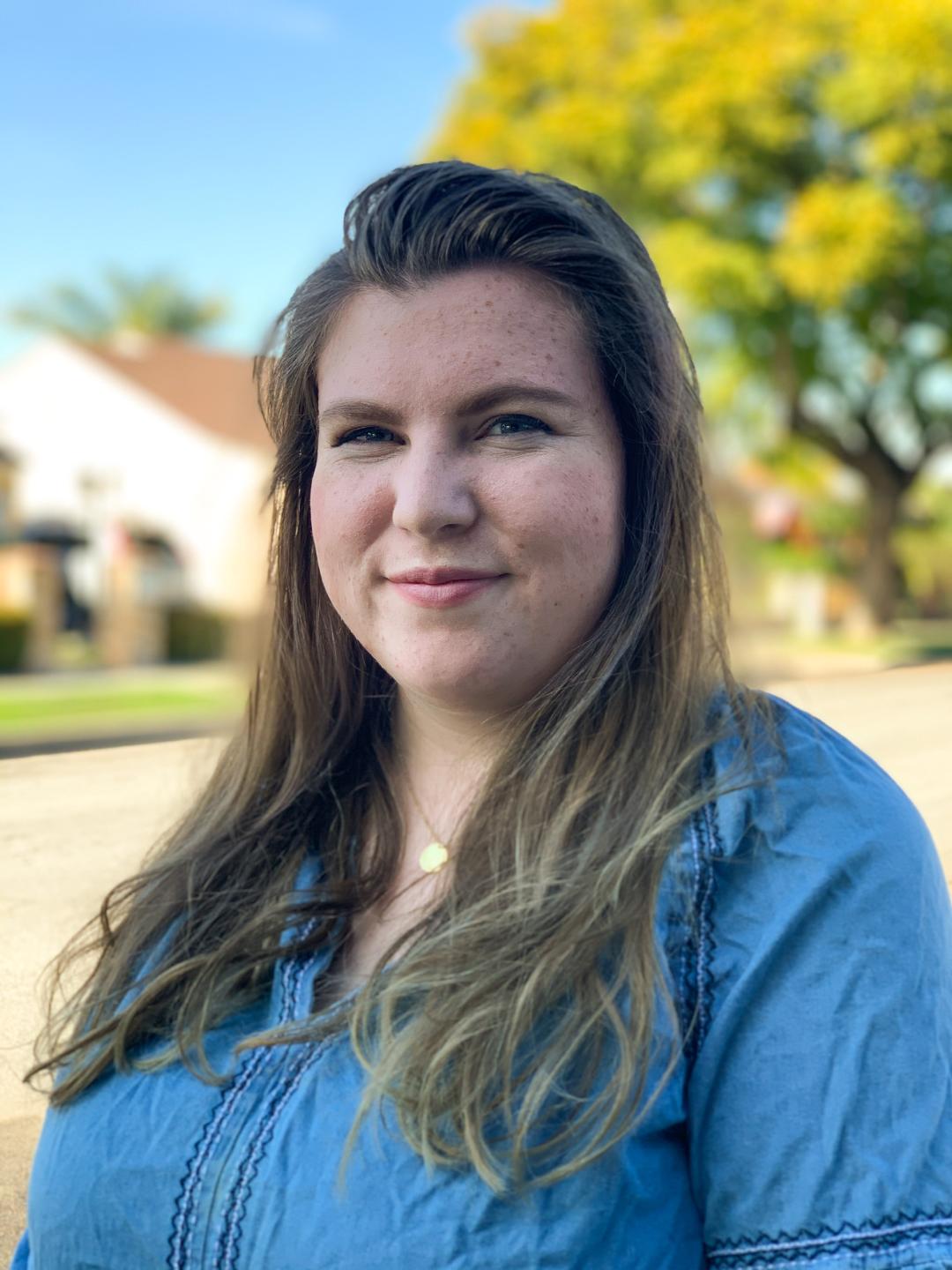 A Bee Like Me By Renee Carleson and Illustrated by Kaitlin Lundy